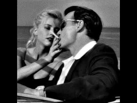 𝘭𝘢𝘯𝘢 𝘥𝘦𝘭 𝘳𝘦𝘺 // 𝘸𝘩𝘪𝘵𝘦 𝘮𝘶𝘴𝘵𝘢𝘯𝘨 (𝘴𝘭𝘰𝘸𝘦𝘥)