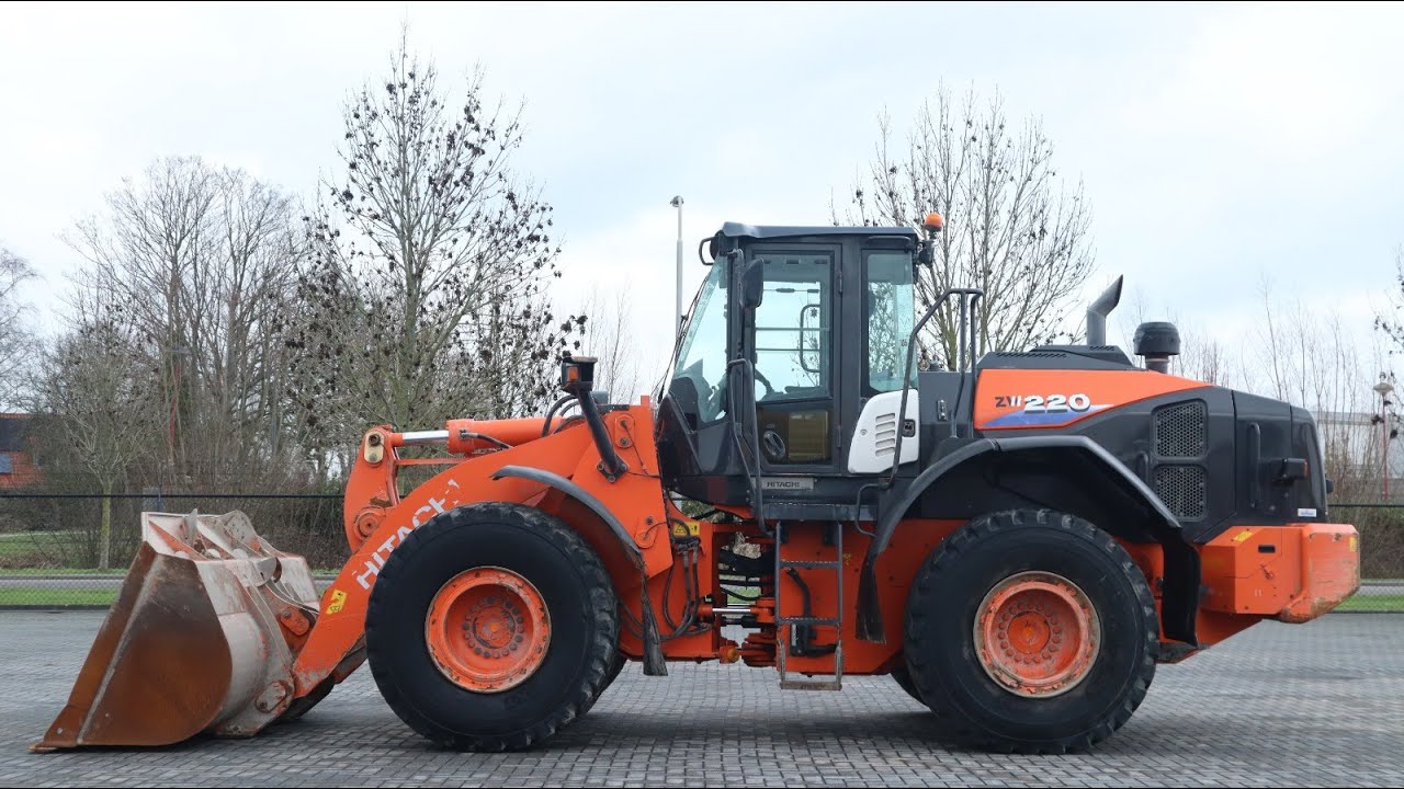 Hitachi ZW220-6 REF: 111692 - YouTube