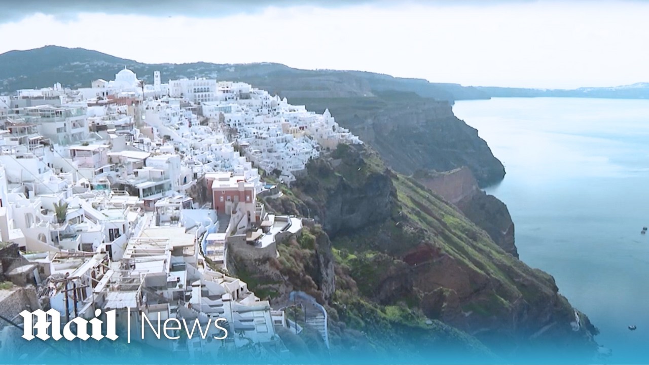 Earthquakes hit Santorini: Emergency crews issue warning as tremors ...