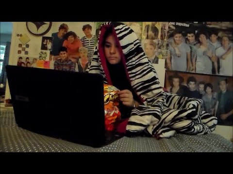 Types of Fangirls - YouTube