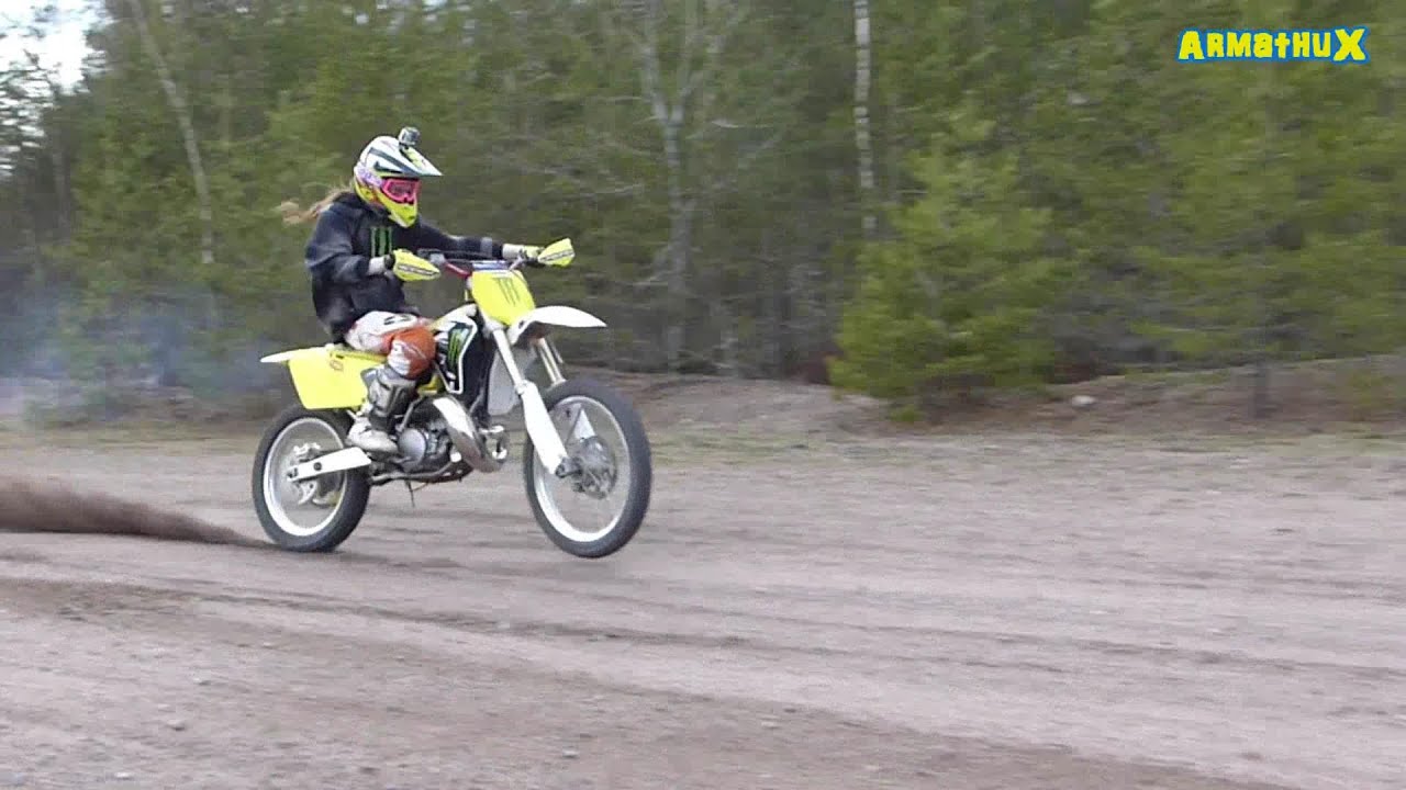 Suzuki RM 250 2t - First Test Ride 2015 - YouTube
