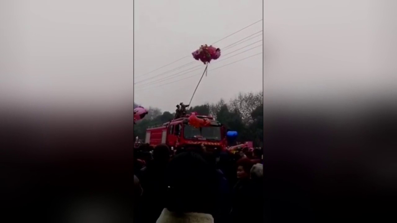 Balloons tangled in power lines create huge spark | firefighting - YouTube