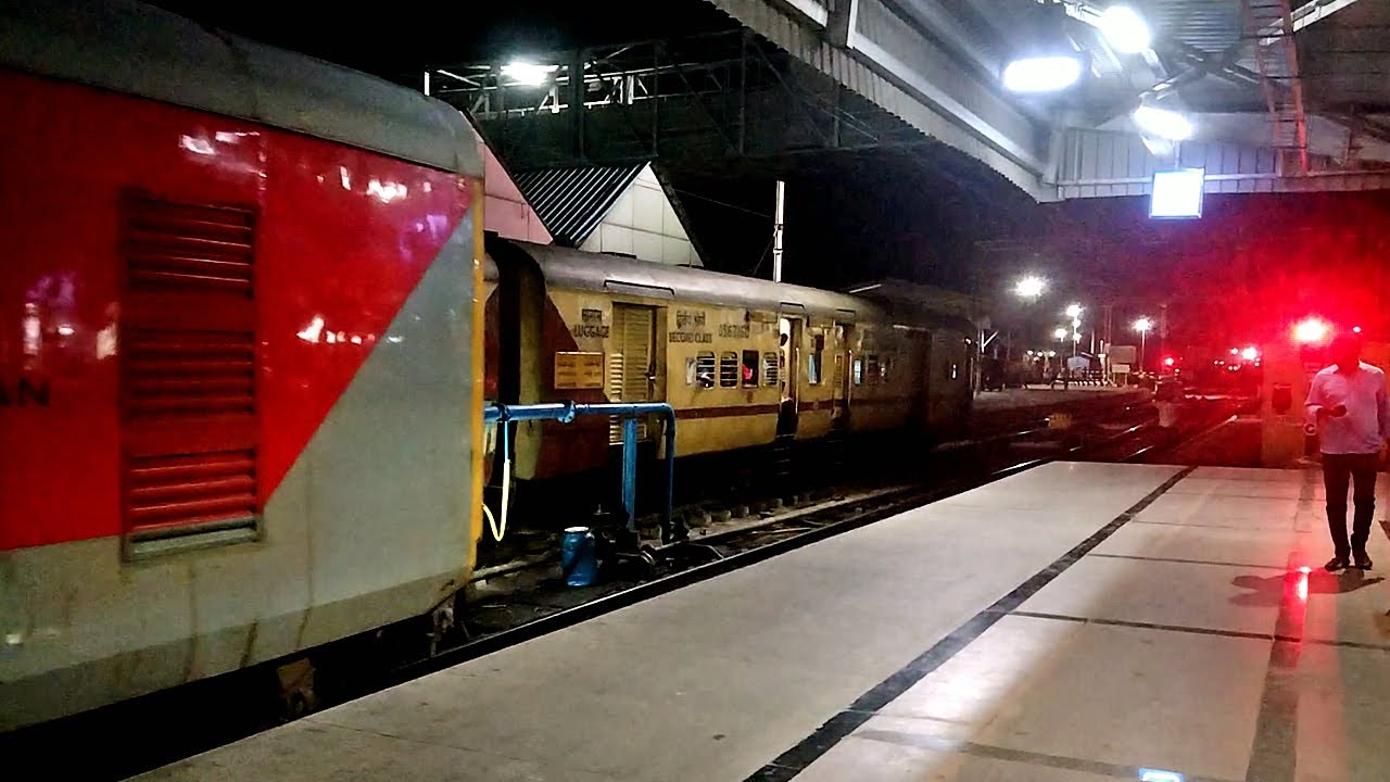 Announcement of Bengaluru Duronto Express Arriving | Indian Railway ...