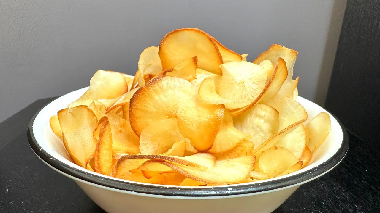Homemade crispy tapioca / cassava chips./ cassava chips - YouTube
