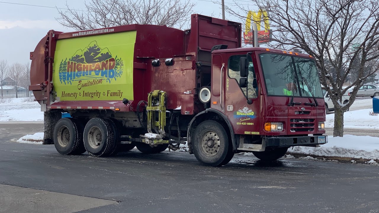 Highland Sanitation: Wayne Side Loader Garbage Truck! - YouTube