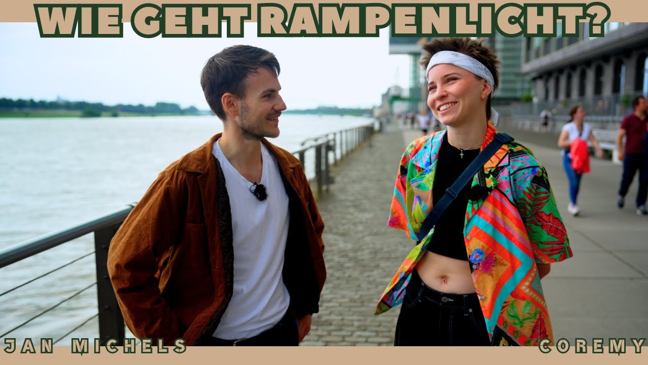 Musik-Comedienne COREMY I Wie Geht Rampenlicht? - YouTube