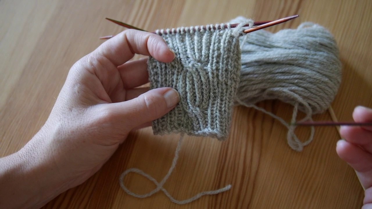 Knitspot Twisted Ribbed Cable With a Purl Background - YouTube