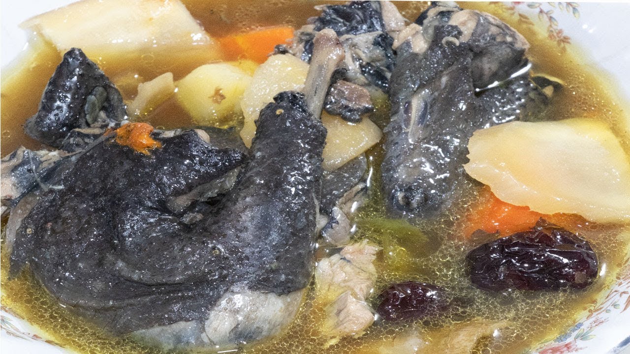 yumi daily life - jungle cooking soup Black chicken eating delicious ...