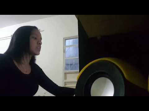 Leticia leandra louvando so senhor...