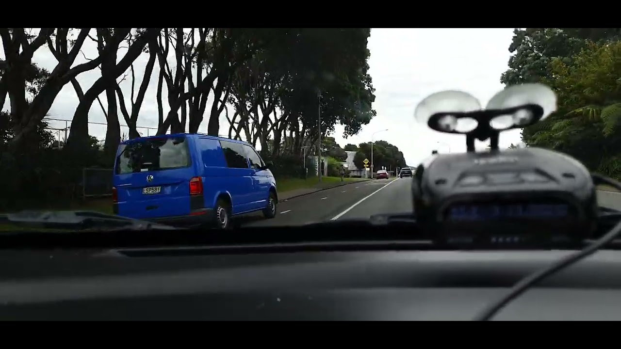 Uniden DFR6NZ Against Mobile Redflex Speed Camera Van - YouTube