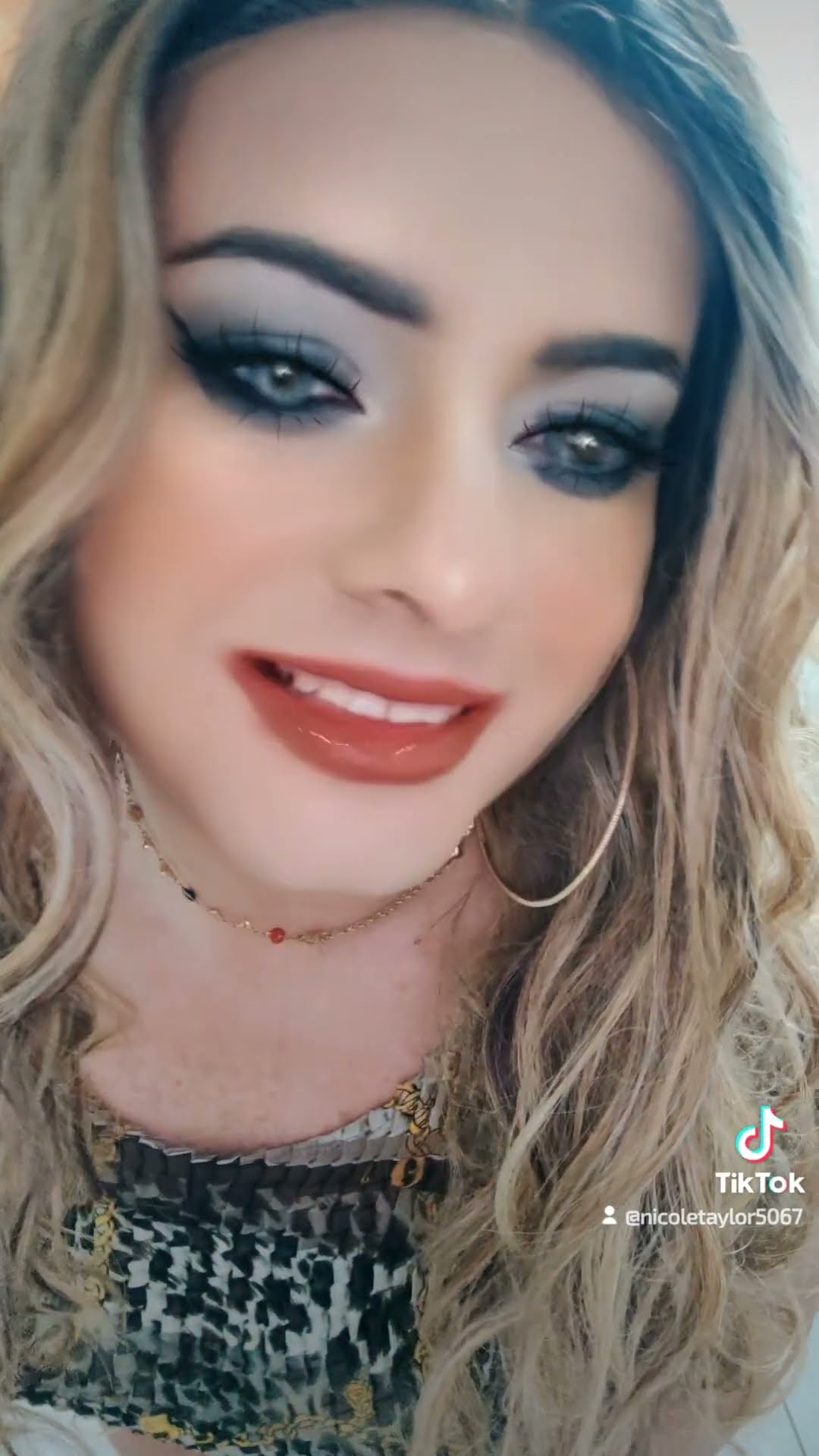 Latina 💋 Youtube