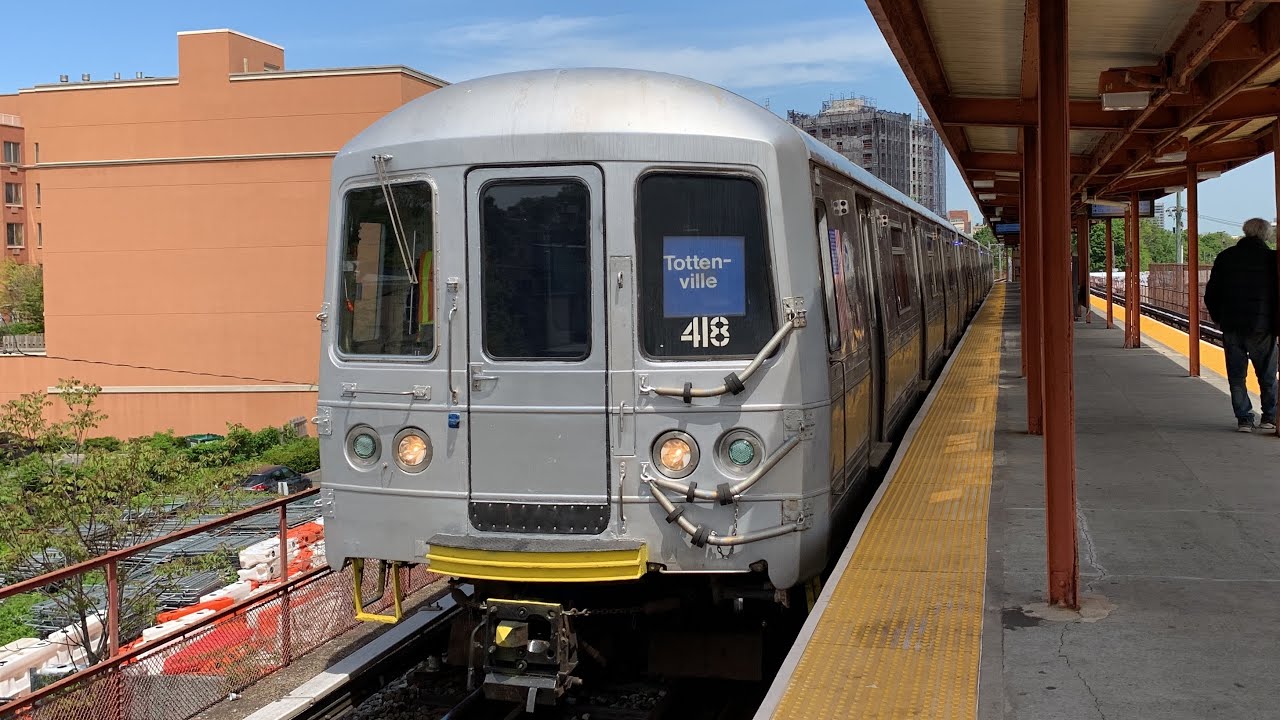 Tottenville Bound 1973 St Louis R44 SIR Local Train At Stapleton - YouTube