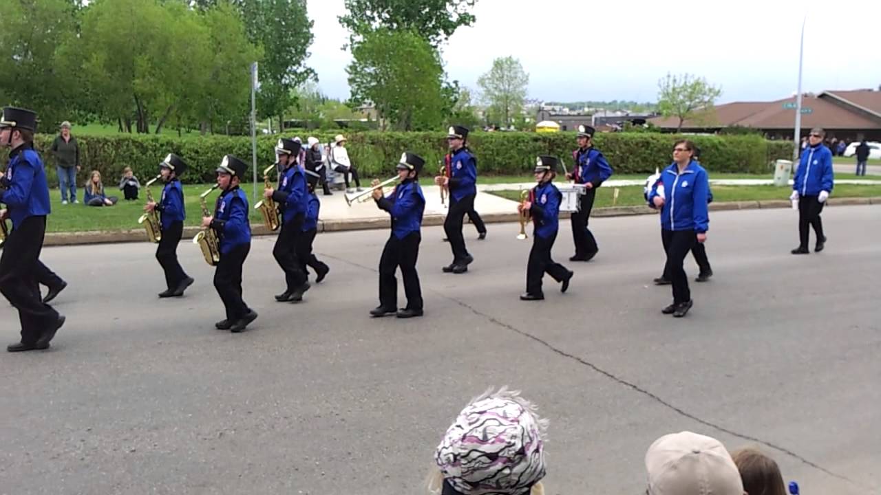 Rainmakers parade St. Albert 2013-Edmonton Sabers - YouTube