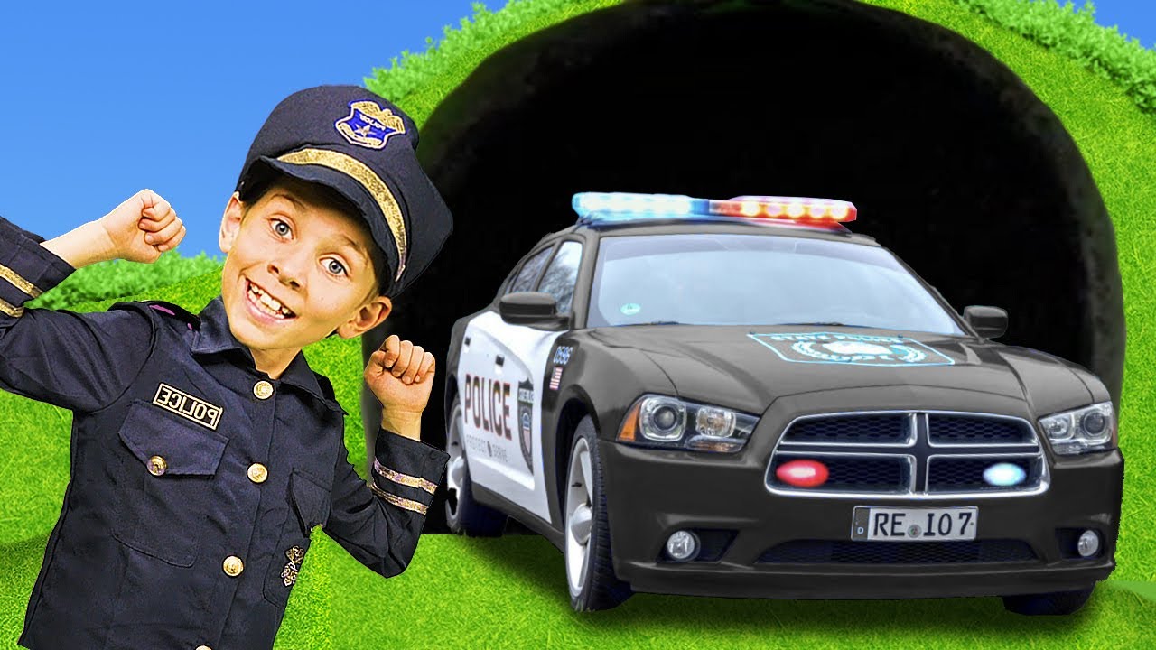 The Kids disguised as policemen make a car chase 🚔🚓 - YouTube