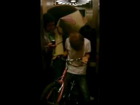 ASANSÖR'DE HARLEM SHAKE