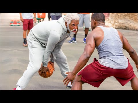 Yaşlı Adamın Eski Ünlü Bir NBA Oyuncusu Olduğunun Farkında Değil - Film ÖZETİ!