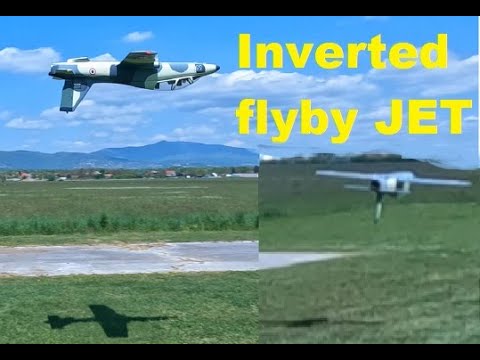 Inverted flyby MB-339 - YouTube