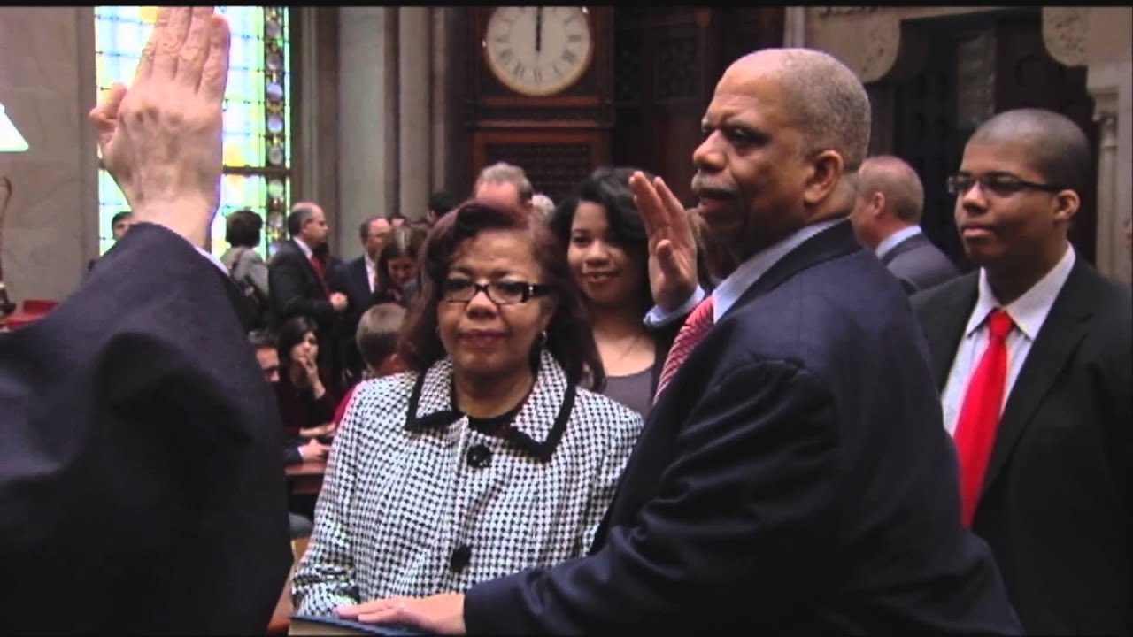 New York State Senator Leroy Comrie takes the Oath of Office - YouTube