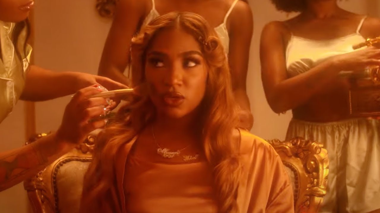 Mia Taylor- Mango (official video) - YouTube