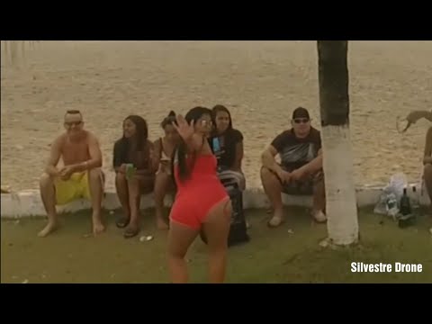 funk na praia filmado por drone e a novinha rebolando