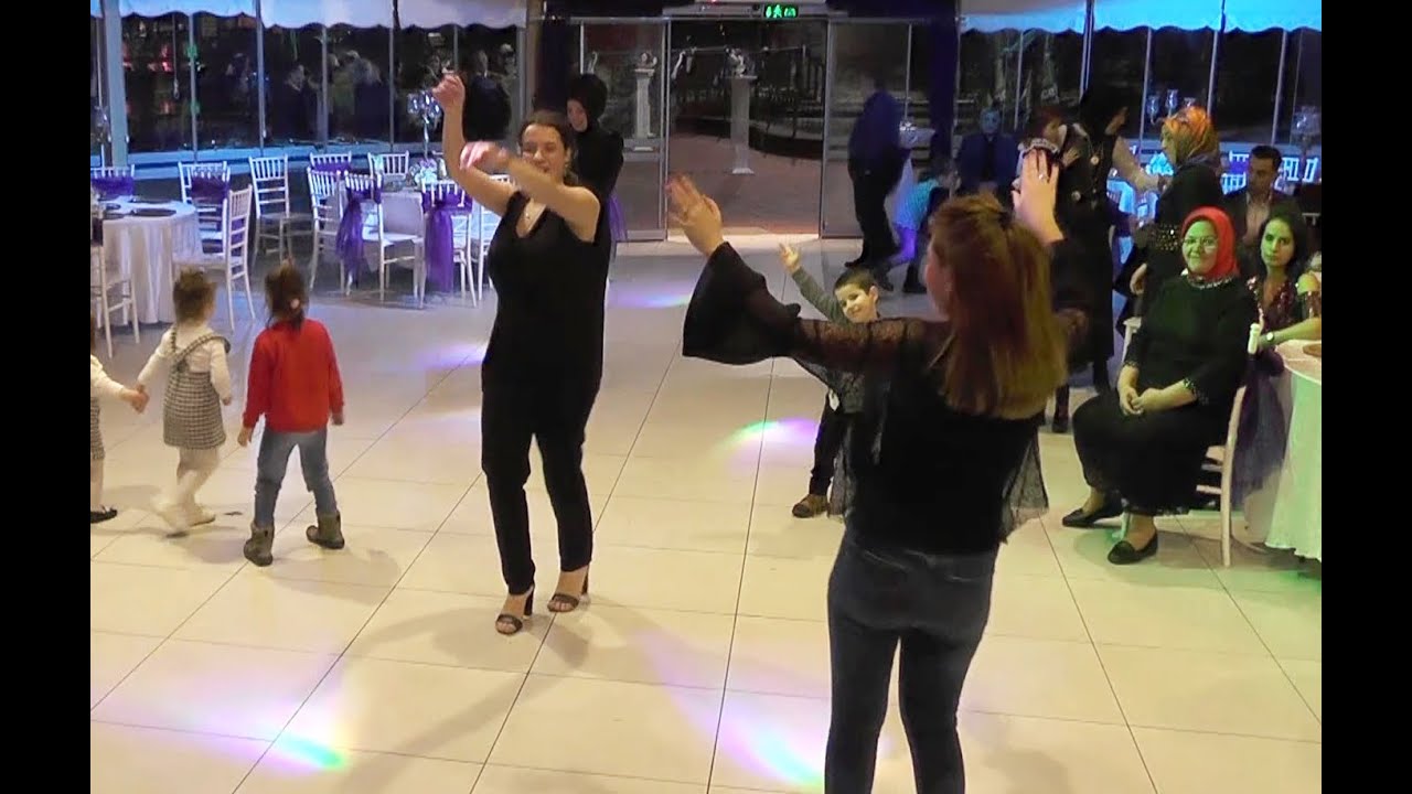 Oy Gelin Oy Damat ( Yeni Gelin Damat Oyunu ) - YouTube