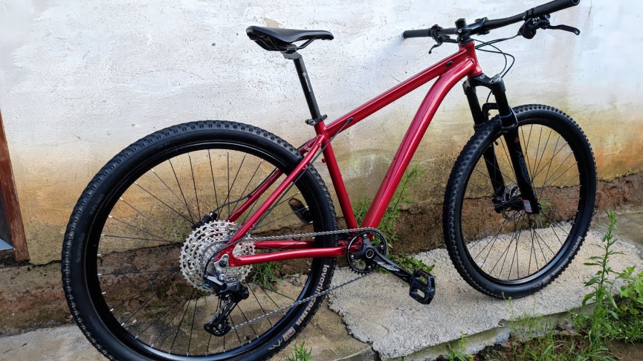 Absolute nero 4 Vermelha metálica com Deore m5100 - YouTube