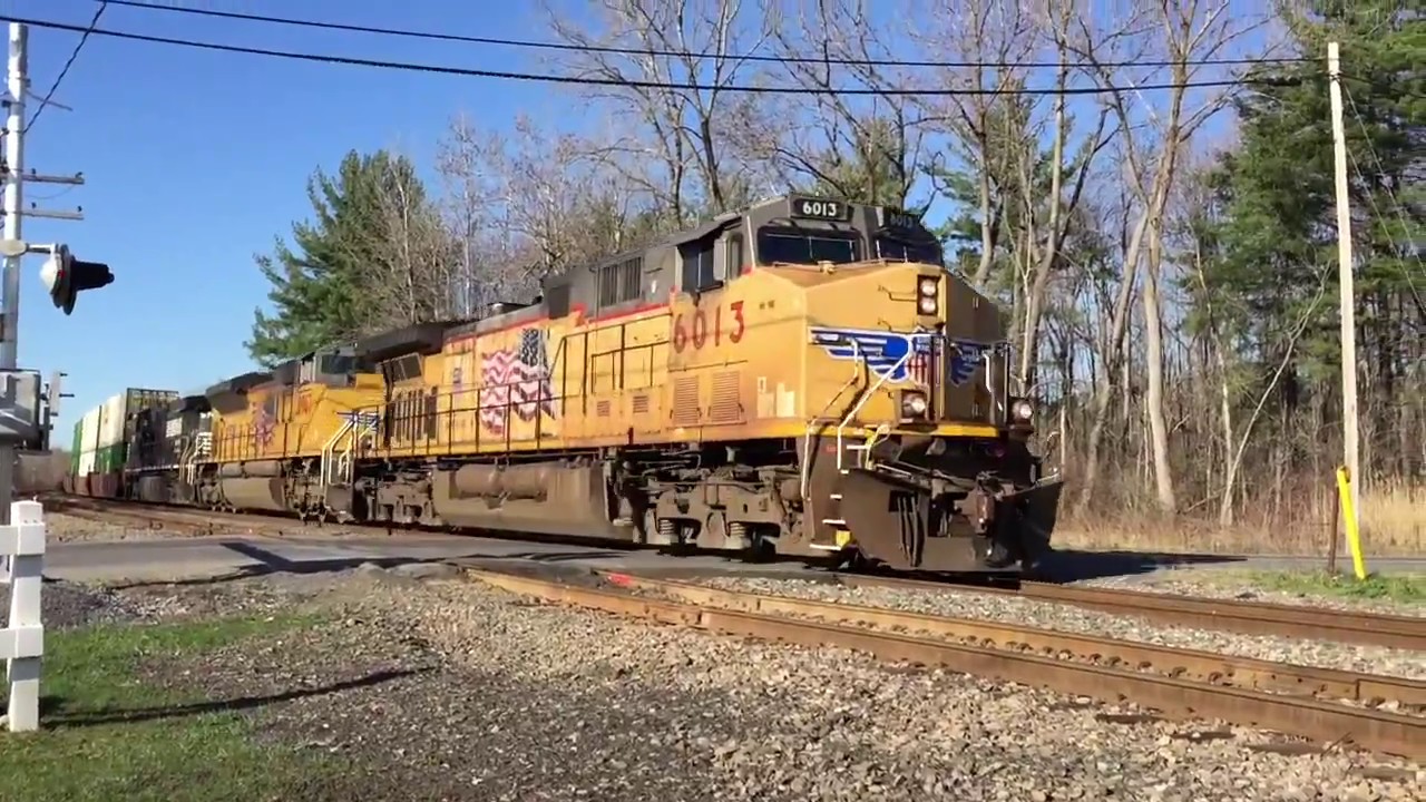 Union Pacific Locomotives in NY 2016 - YouTube