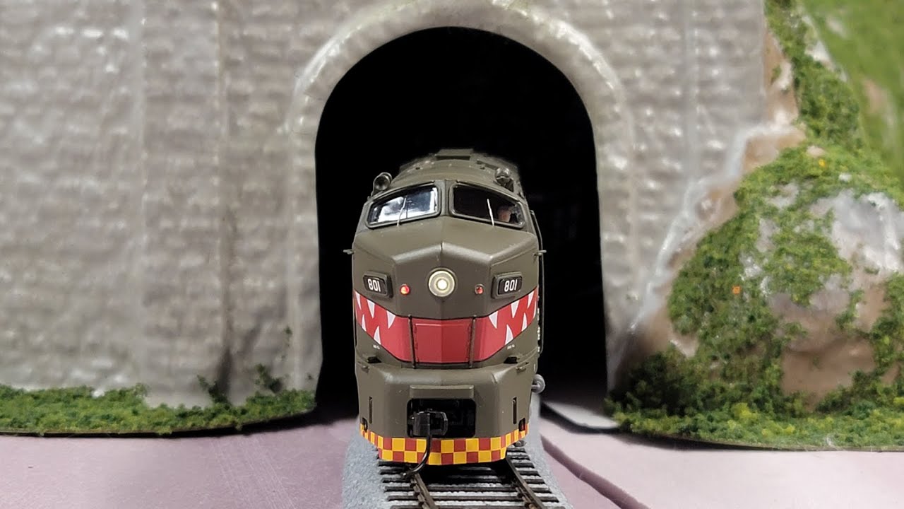 Army RF-16 Sharknose Hauling Gold Ore From The Mines. #train #railway # ...