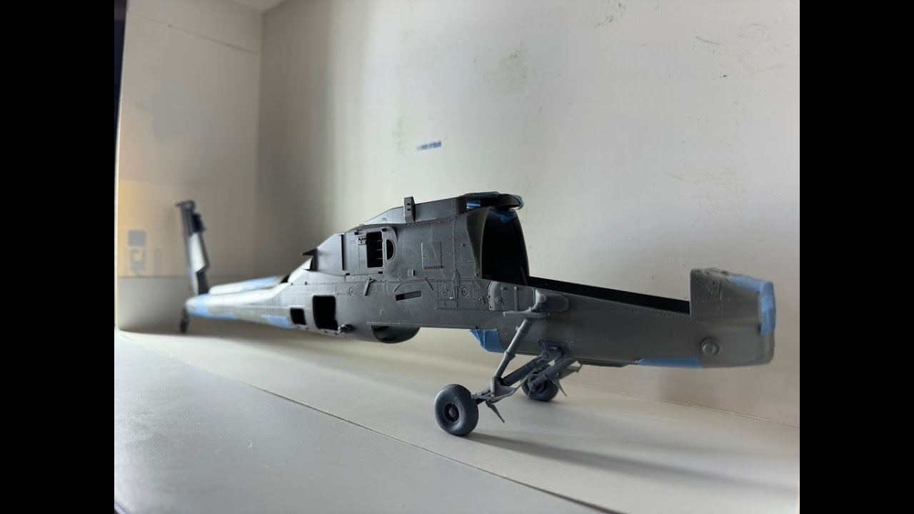 Ah-64 Apache landing gear - YouTube