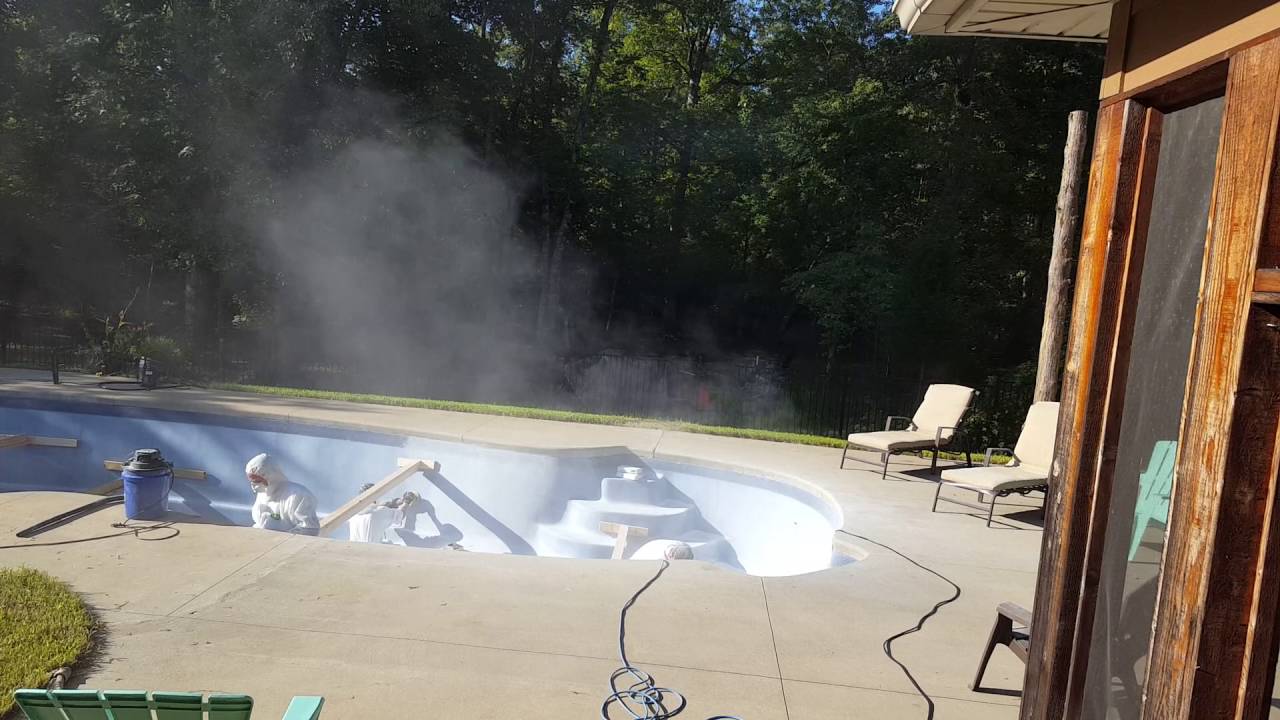 Sanding the pool - YouTube