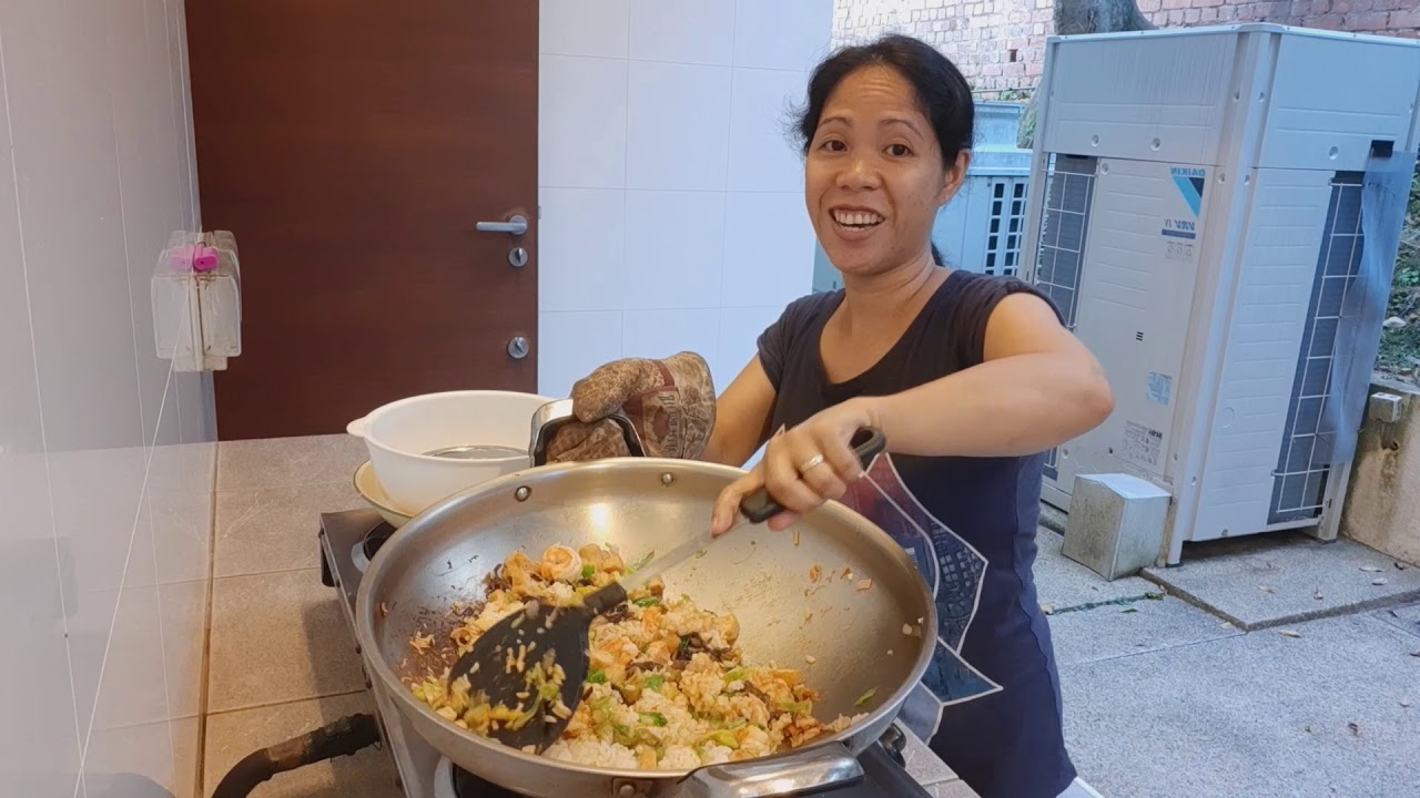 Making A Simple Laksa Fried Rice With Mixed Vegetables - YouTube