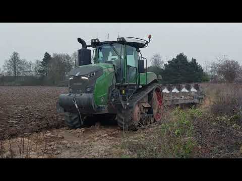 "Fendt 940 Vario vs. John Deere Tractors in Action | Powerful Field ...