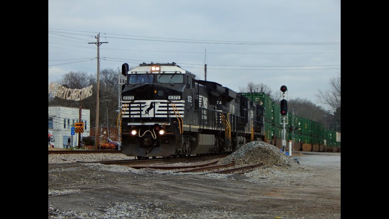 Railfanning Stevenson, AL w/ NS SD70, UP AC6000, CSX YN2, & More! 12-30 ...