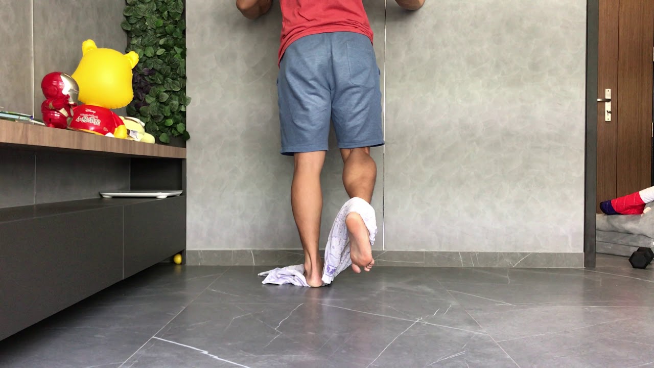 Towel Hamstring Curl Isometric - YouTube