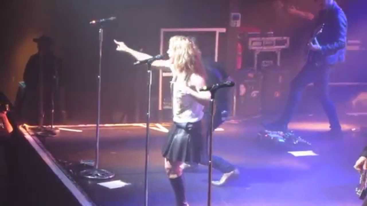Chainsaw The Band Perry Manchester 2013 - YouTube