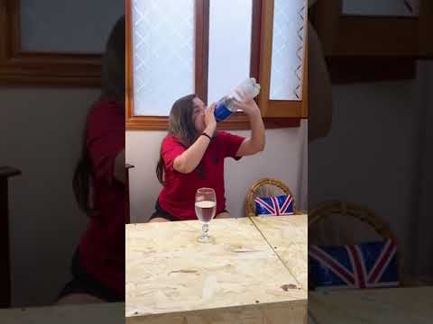 Come rubare la coca cola a tua sorella! #shorts