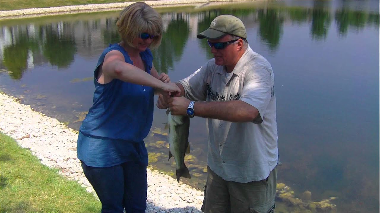 DuPage Angler Goofy Fisher Catches Hot Weather Bass - YouTube