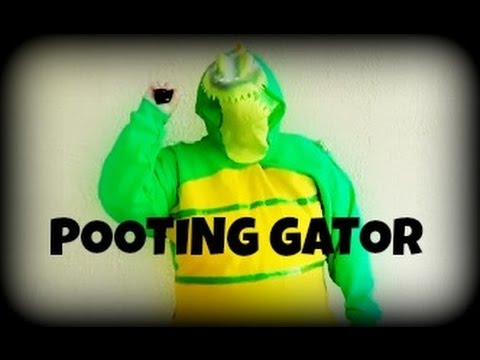 Farting Funny Alligator does the Gator Shuffle & fights off another ...