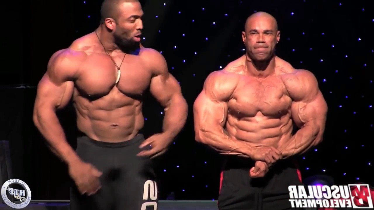 KEVIN LEVRONE takes off his jacket at mr olympia 2016 press conference ...