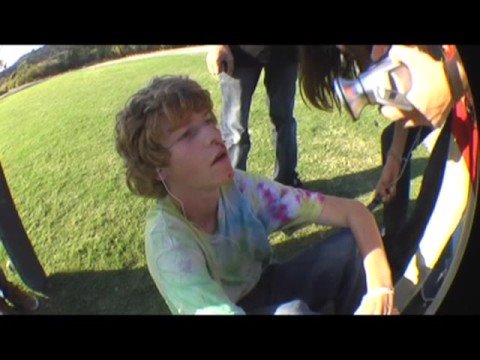 kid smacks face and passes out - YouTube