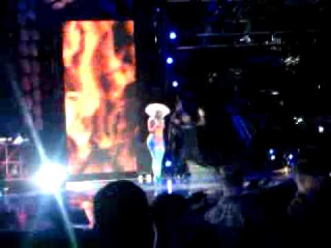 Nicki Minaj Singing LIVE - YouTube