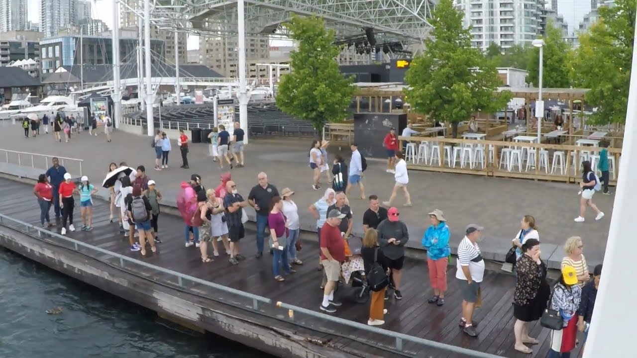 Boat tour around the Toronto Islands part 2 - YouTube