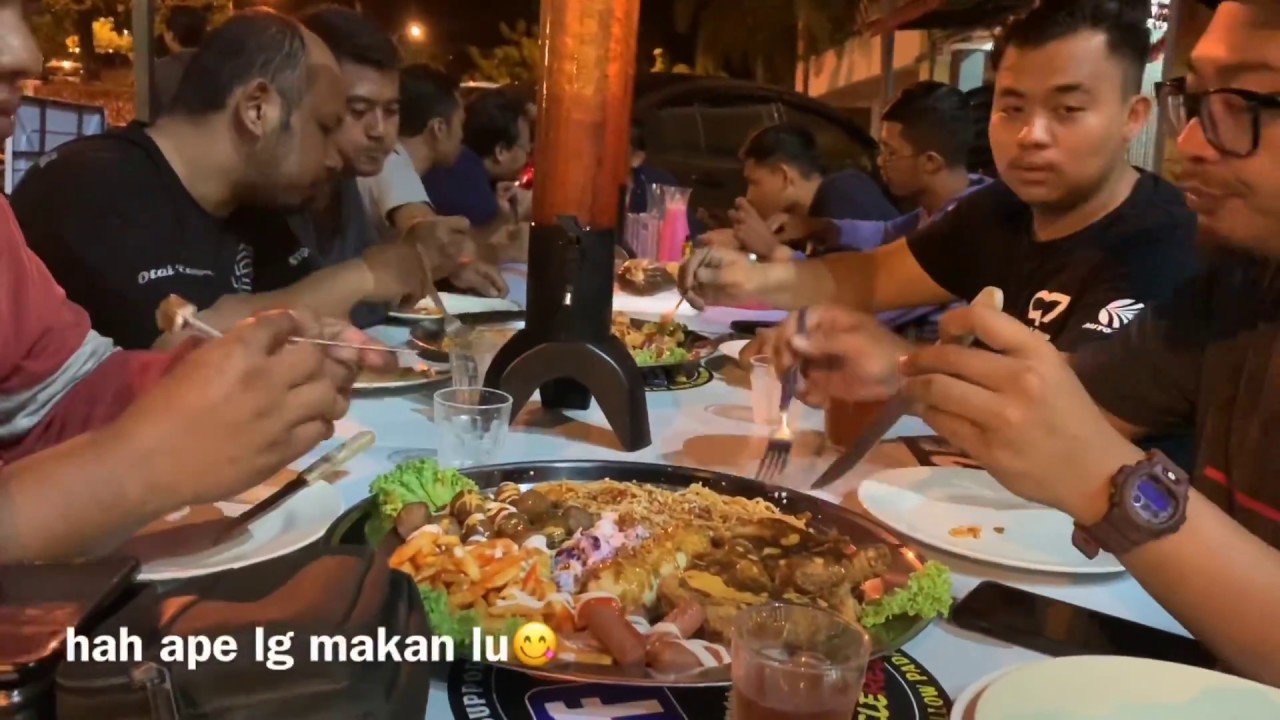 uncle red chicken studio - YouTube