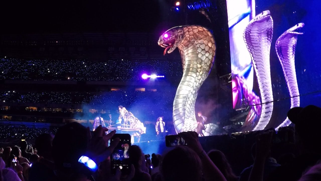 Taylor Swift's Reputation Stadium Tour Concert x opening acts (Charli ...