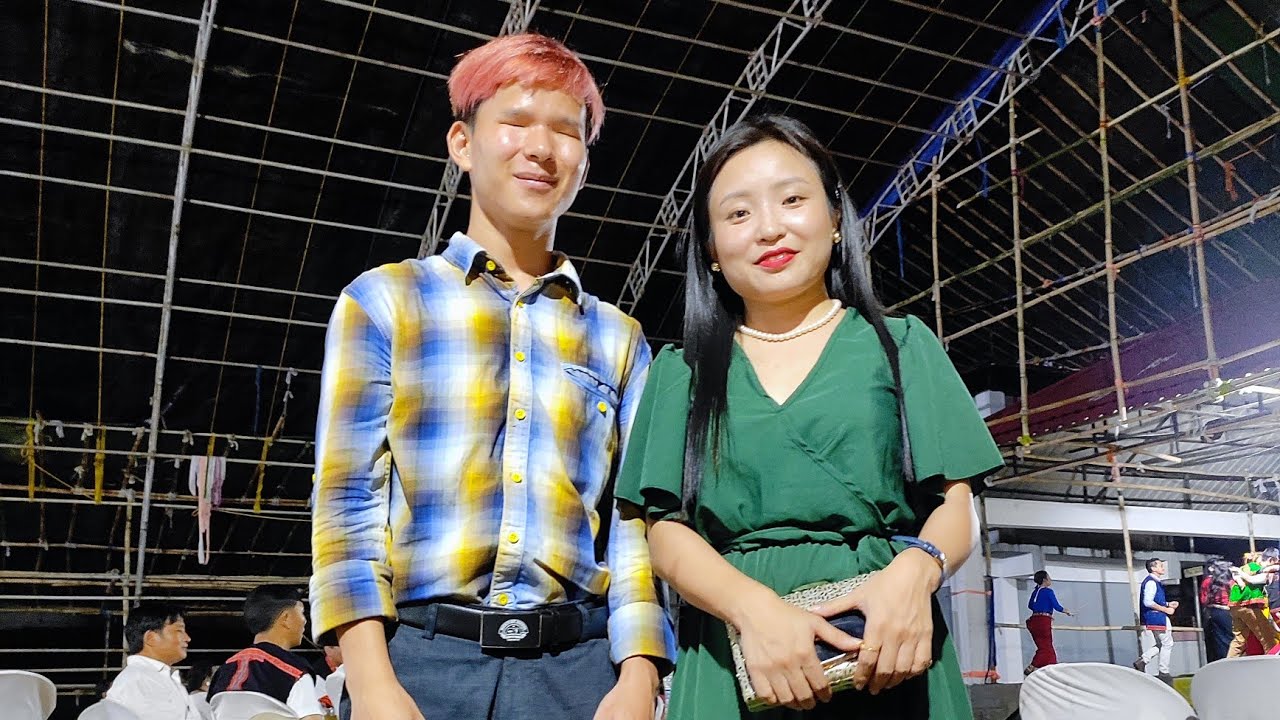 nyonyok talom performs selfi lele re live with a surprise lyrics flip ...