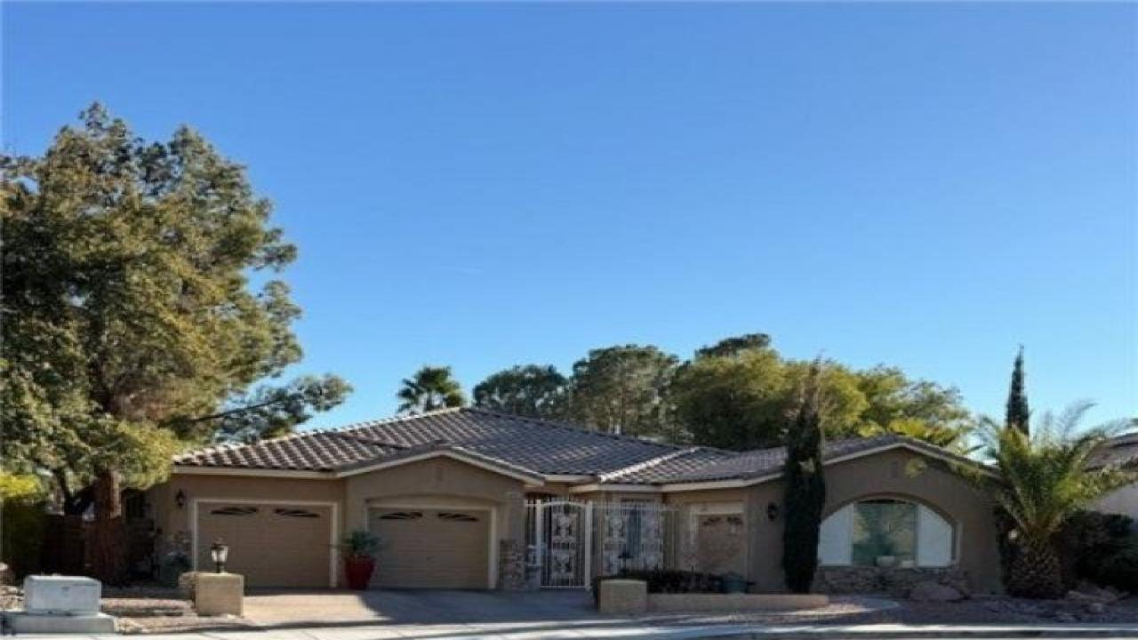 4493 Rometta Avenue, Las Vegas, NV Presented by Danielle Hess. - YouTube