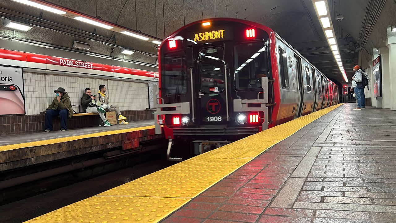 Ashmont bound New redline cars entering Park Street. Boston, MA - YouTube