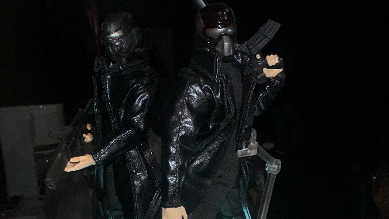 DLZ TOYS Custom Kitbash using valaverse and Mezco parts ! - YouTube