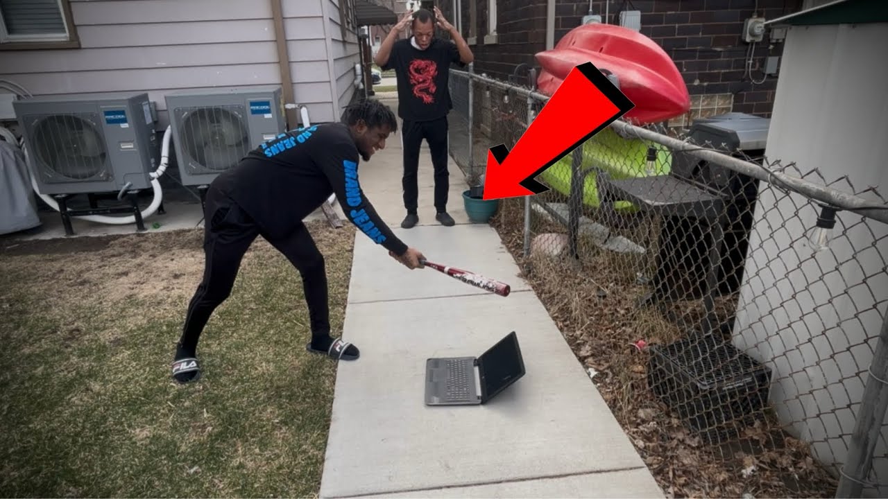 SMASHING SHAE $1000 COMPUTER PRANK😂!!! (Emotional) - YouTube