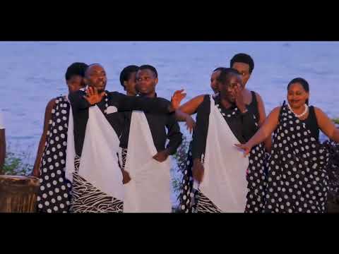 Impundu Culture Group ZIBUKIJE ABATARAMYI UKO BACINYAGA AKADIHO